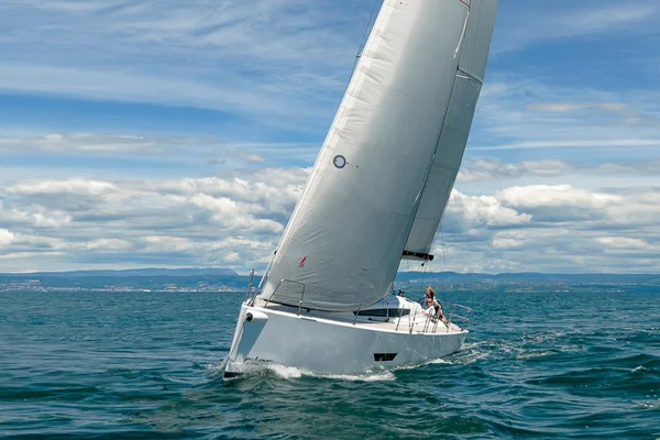 Sailboat Elan E5 Elaya for rent in Croatia | Yachting
