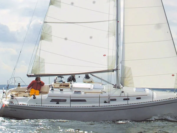 Sailboat Hanse 341 Esperia for rent in Italy | Yachting
