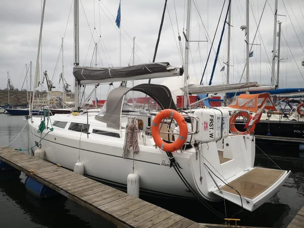 Sailboat Hanse 348 First Wind for rent in Poland | Yachting