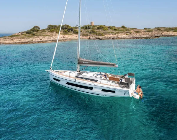 Sailboat Dufour 41 Performance Cygna for rent in Croatia | Yachting